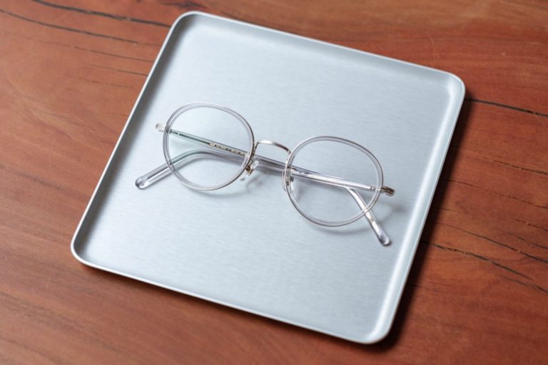 ayameのFOCUSを購入。清涼感を感じるクリアなフレームをチョイス。 | DRESS CODE.（ドレスコード）